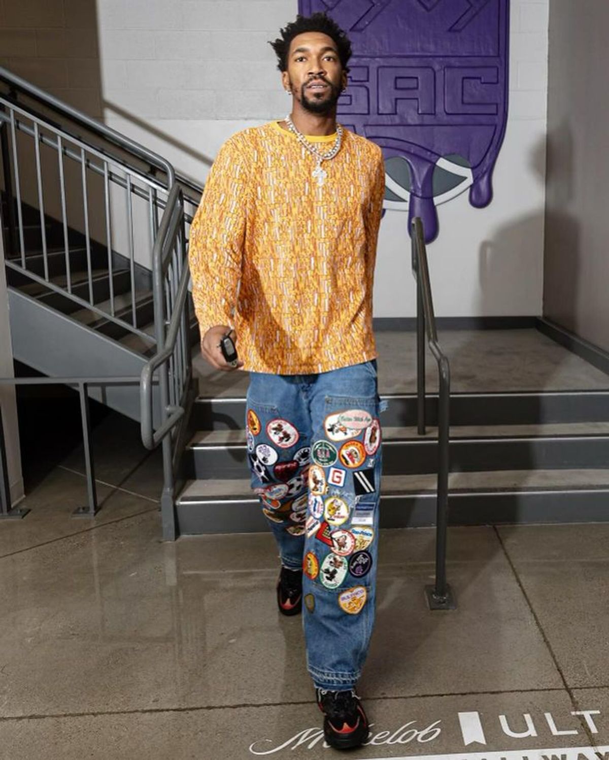 Malik Ahmad Monk Outfit from November 10, 2023 | WHAT’S ON THE STAR?