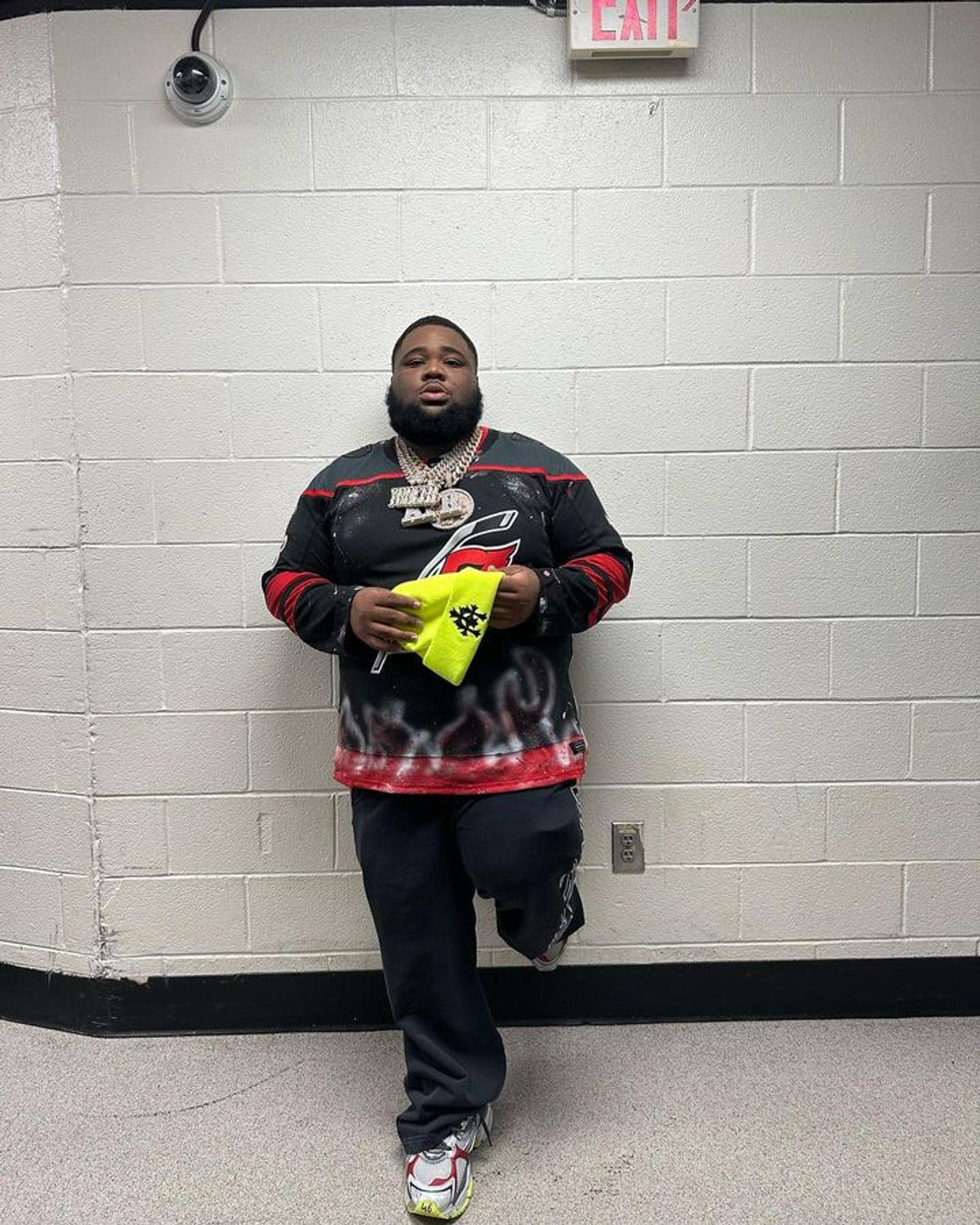 Rod Wave Outfit from November 15, 2023 | WHAT’S ON THE STAR?