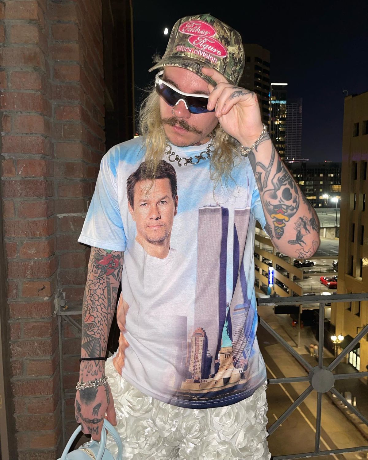 smrtdeath Outfit from November 24, 2023 | WHAT’S ON THE STAR?