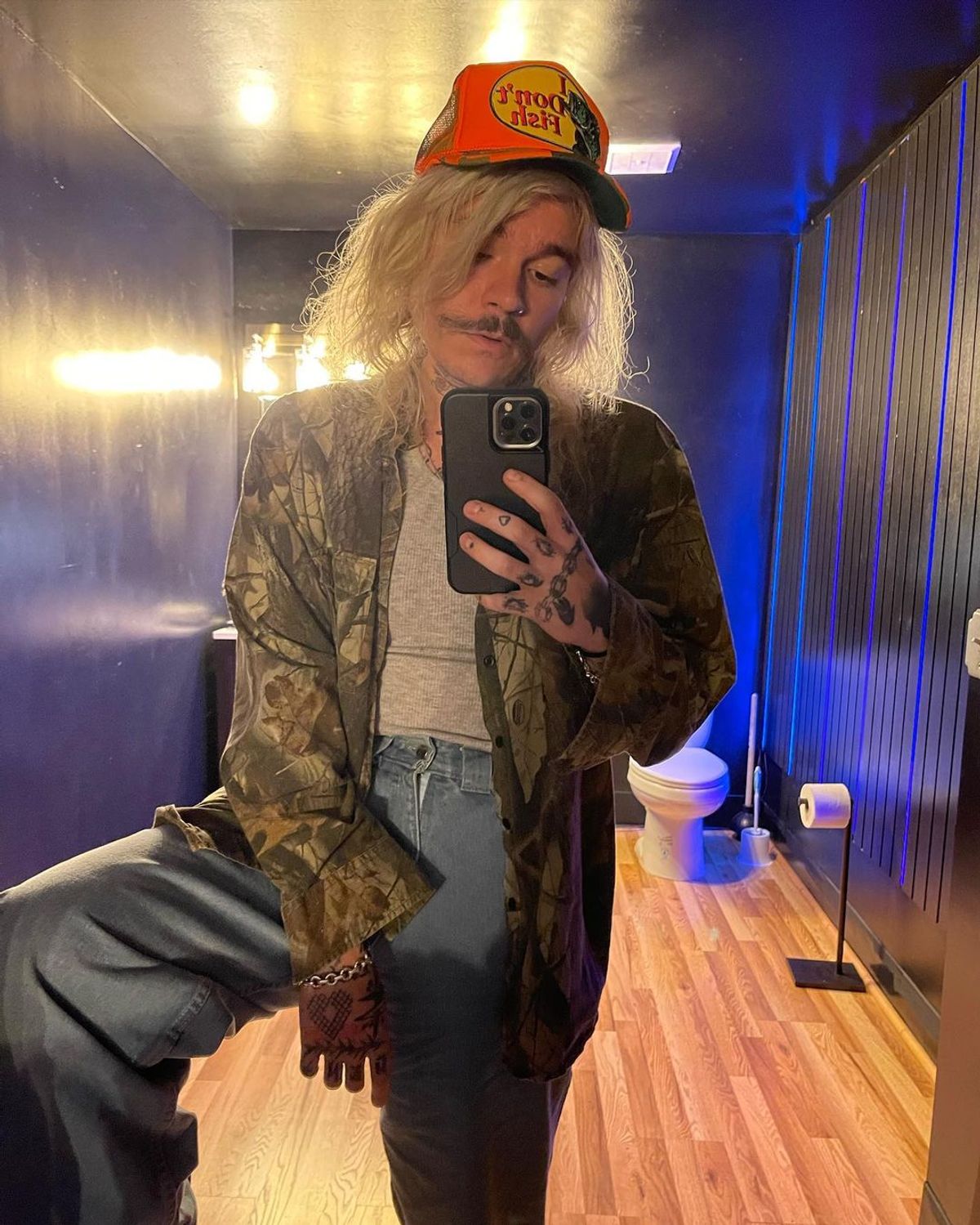 smrtdeath Outfit from November 24, 2023 | WHAT’S ON THE STAR?