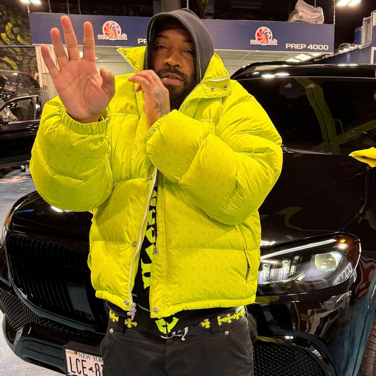 ASAP Bari Outfit from November 23, 2023 | WHAT’S ON THE STAR?