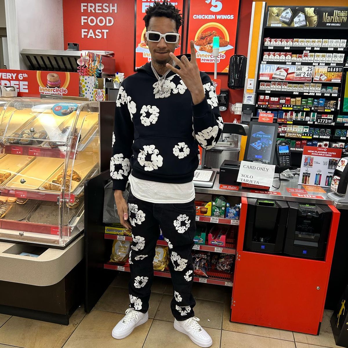 Stunna 4 Vegas Outfit from November 26, 2023 | WHAT’S ON THE STAR?