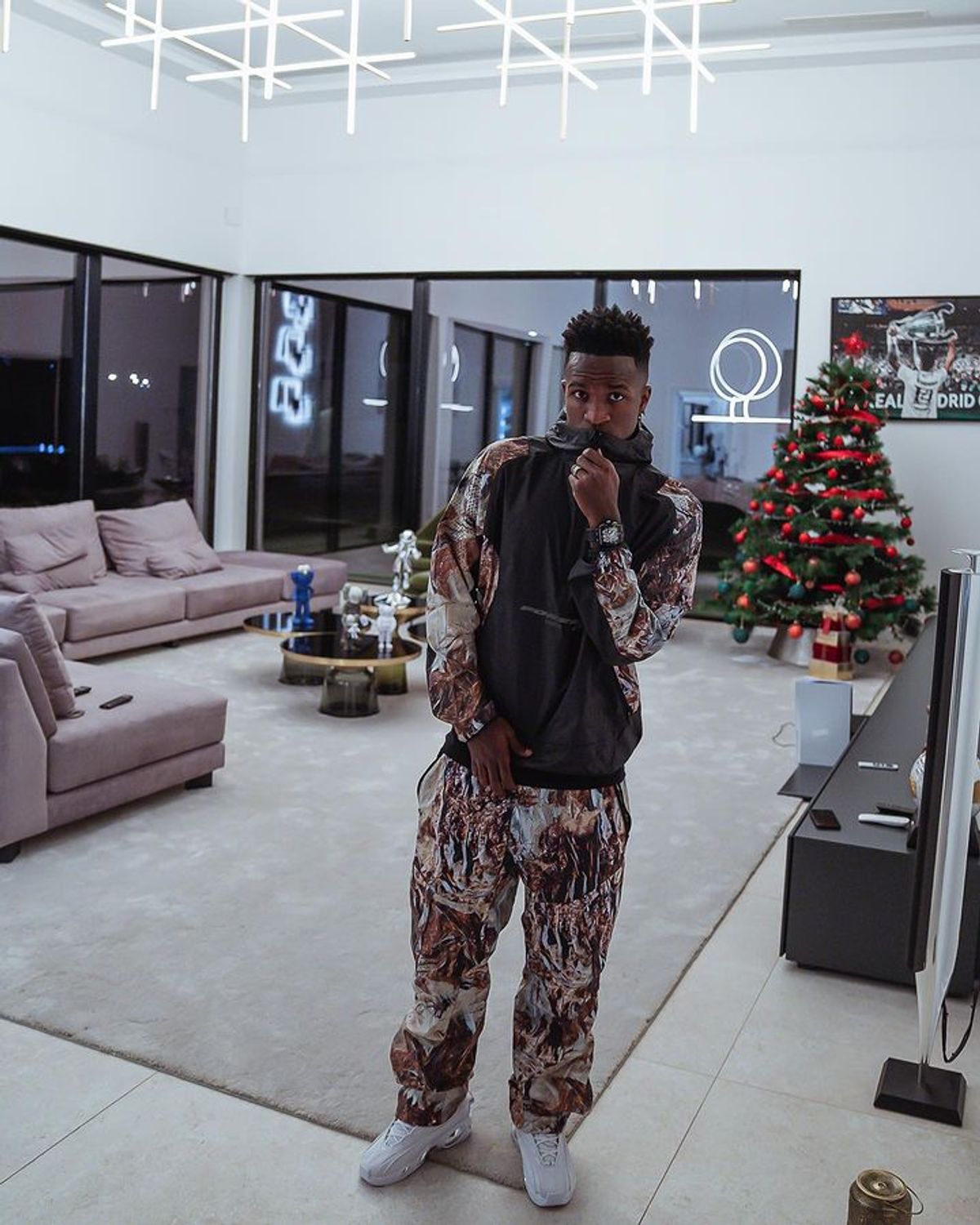 Vinicius Jr Outfit from November 26, 2023 | WHAT’S ON THE STAR?