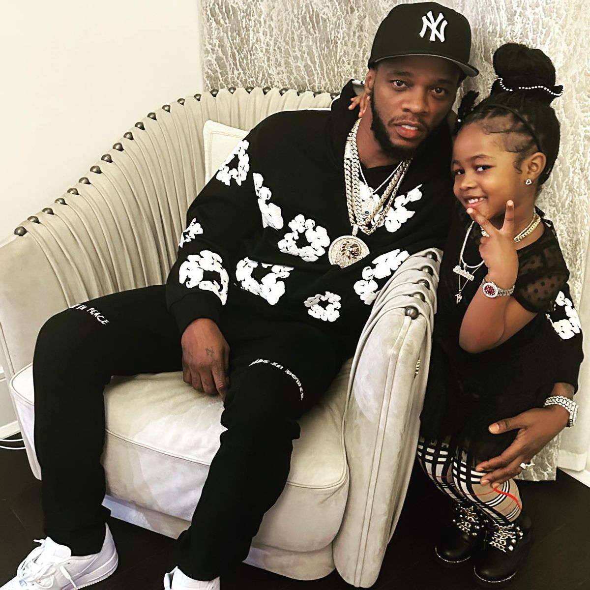 Papoose Outfit from November 26, 2023 | WHAT’S ON THE STAR?