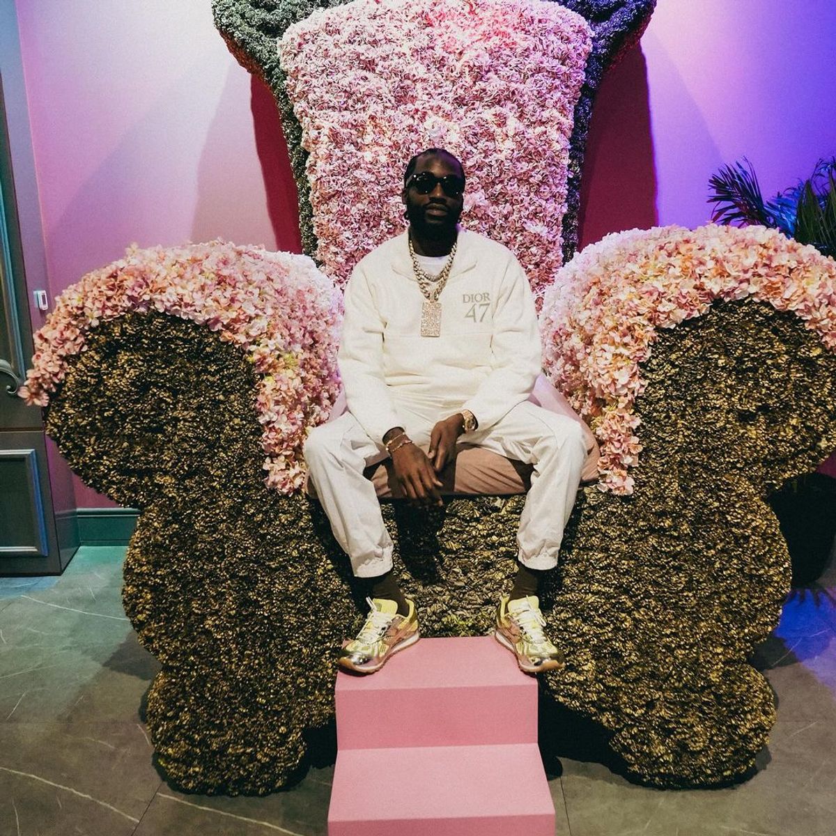 Meek Mill Outfit from November 27, 2023 | WHAT’S ON THE STAR?