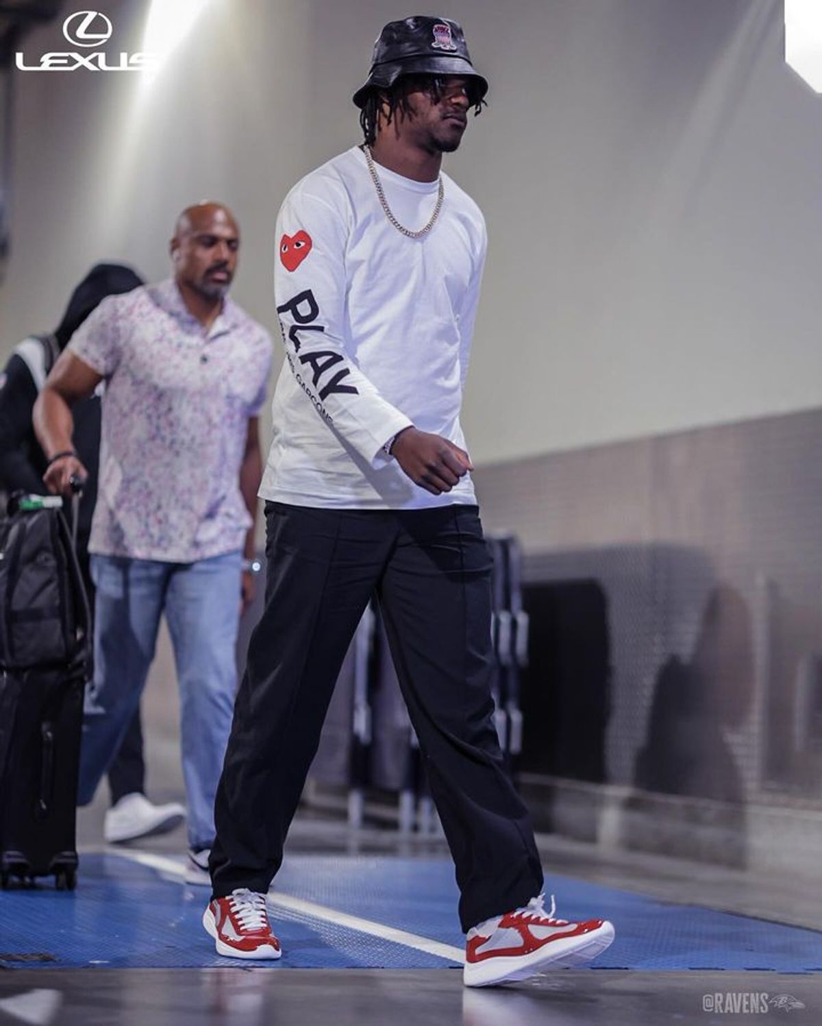 Lamar Jackson Outfit from November 27, 2023 | WHAT’S ON THE STAR?