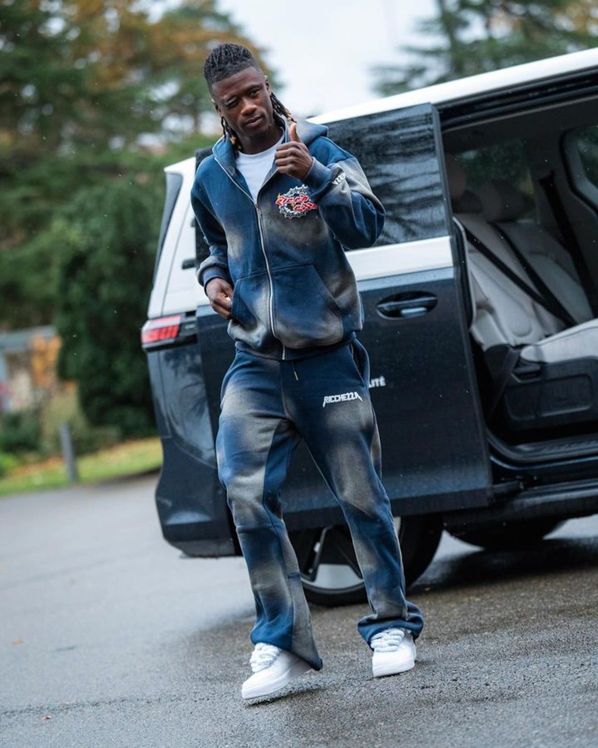 Eduardo Camavinga Outfit from November 30, 2023 | WHAT’S ON THE STAR?