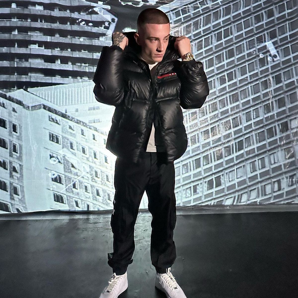 ArrDee Outfit from December 4, 2023 | WHAT’S ON THE STAR?