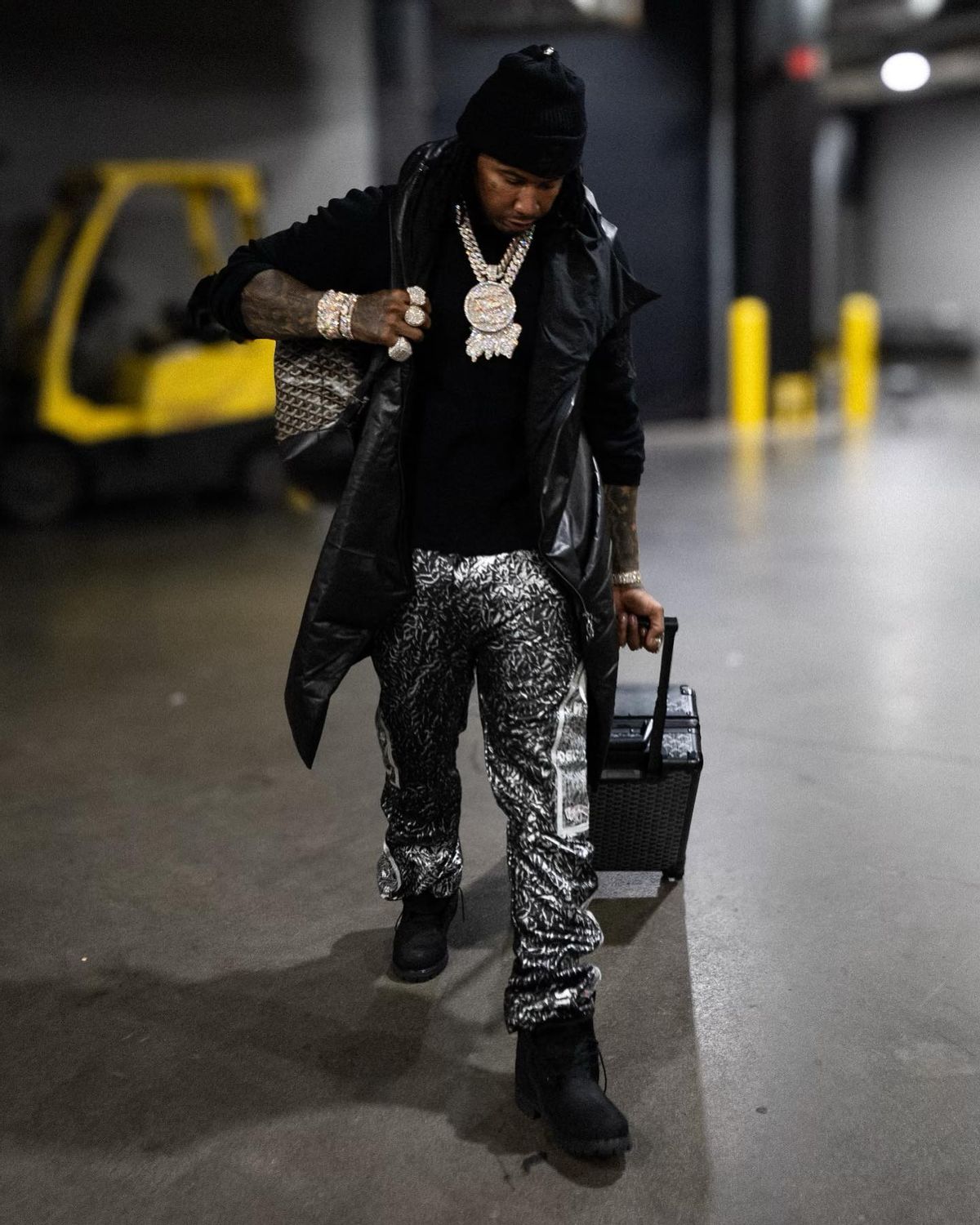 Moneybagg Yo Outfit from December 11, 2023 | WHAT’S ON THE STAR?