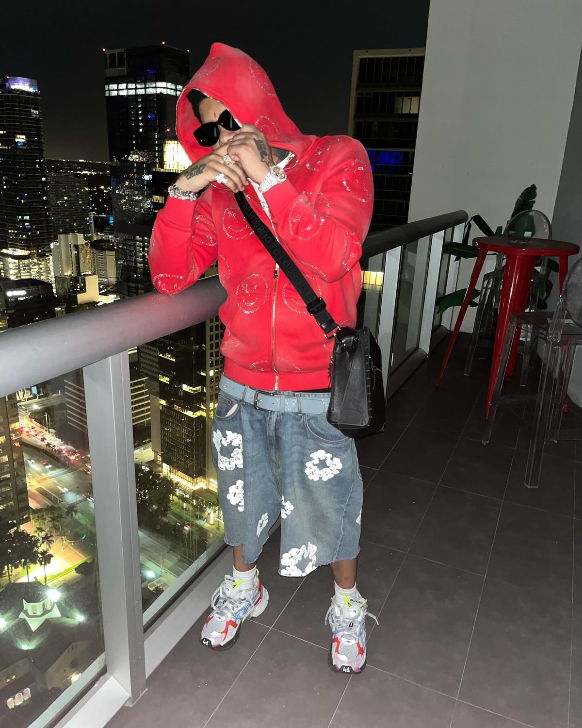 No Cap Outfit from December 12, 2023 | WHAT’S ON THE STAR?