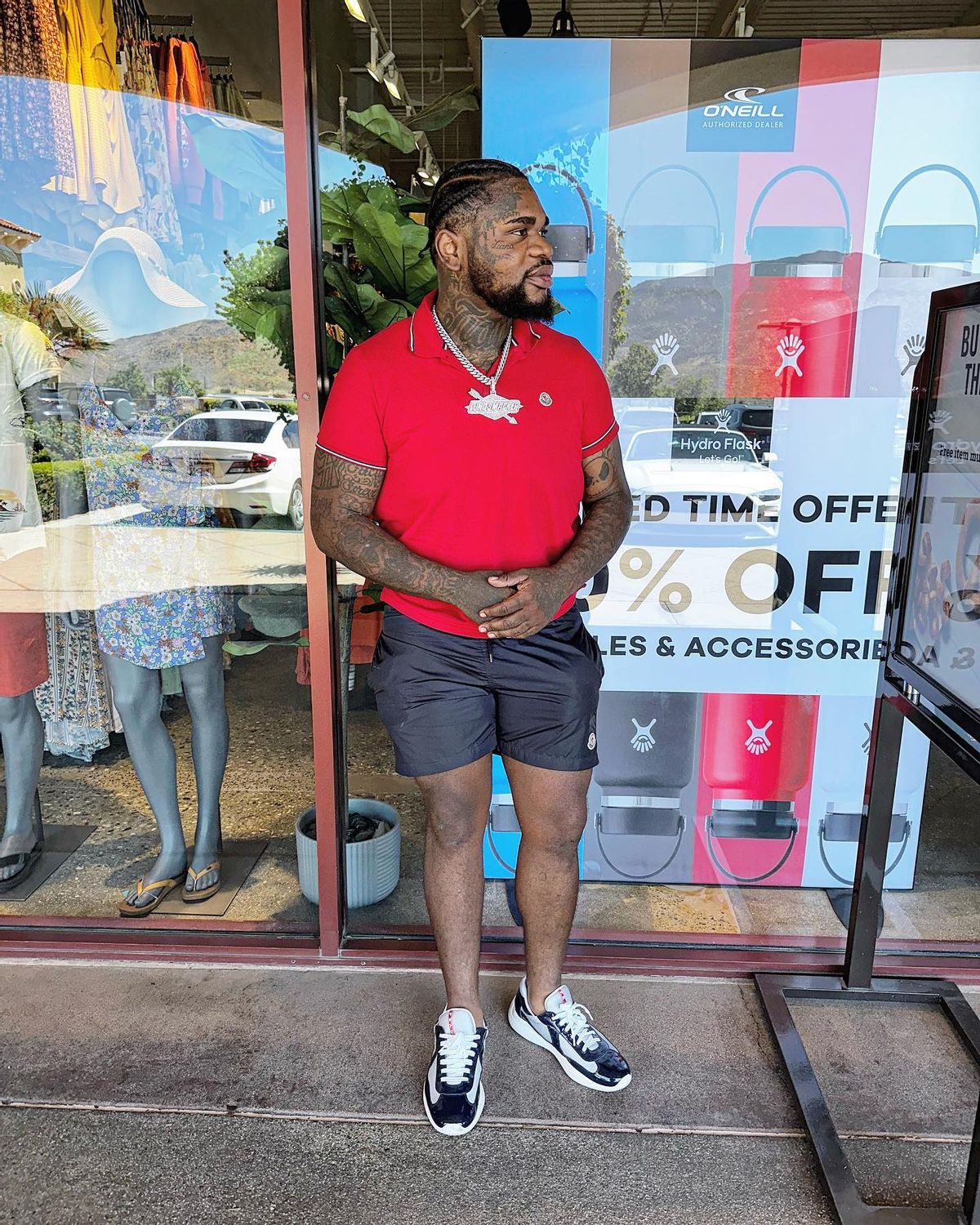 Fat Boy Outfit from December 13, 2023 | WHAT’S ON THE STAR?