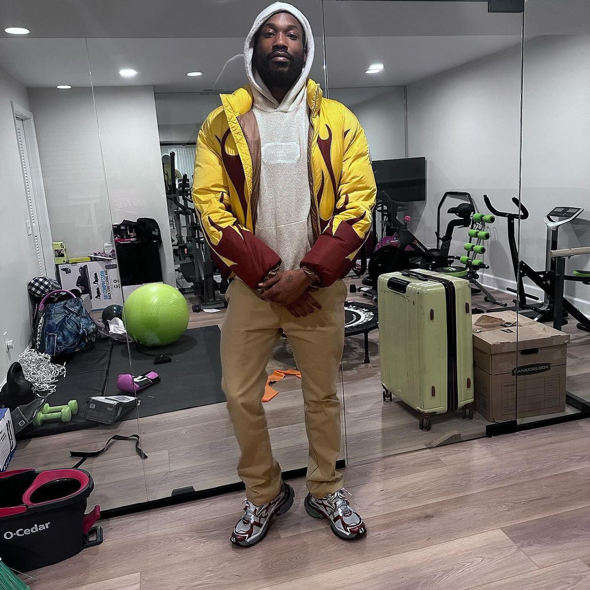 Meek Mill Outfit from December 18, 2023 | WHAT’S ON THE STAR?