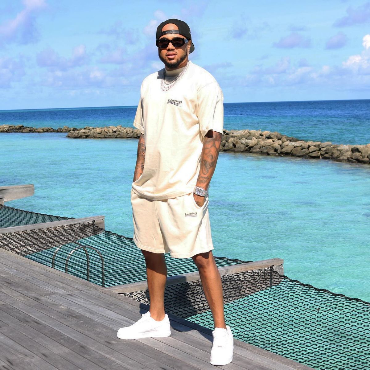 Mazi Vs Outfit from December 24, 2023 | WHAT’S ON THE STAR?