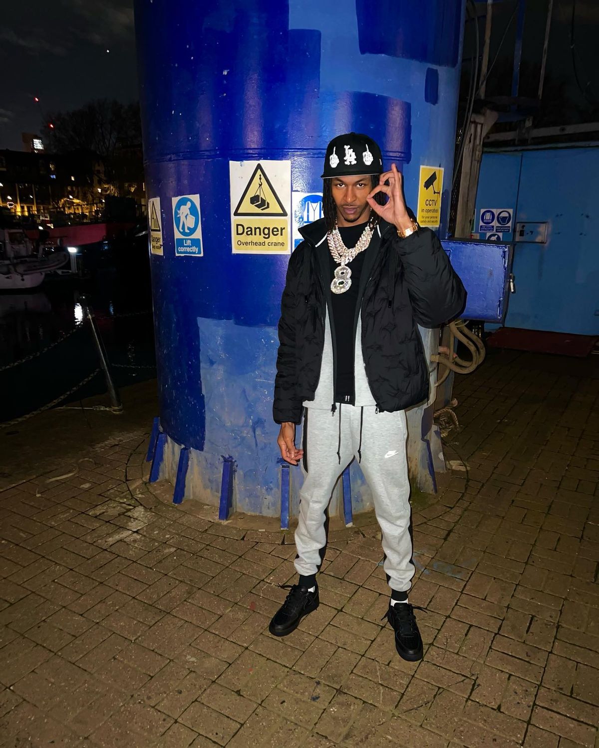 DigDat Outfit from December 24, 2023 | WHAT’S ON THE STAR?