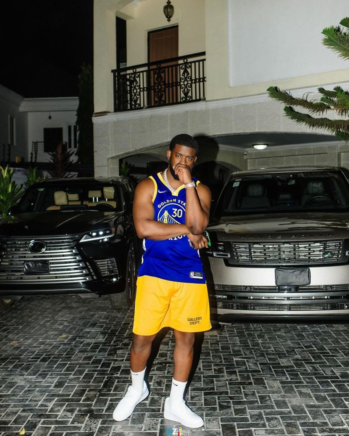 Tion Wayne Outfit from December 27, 2023 | WHAT’S ON THE STAR?