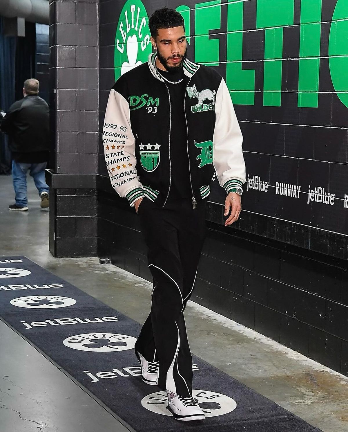 Jayson Tatum Outfit from January 7, 2024 | WHAT’S ON THE STAR?