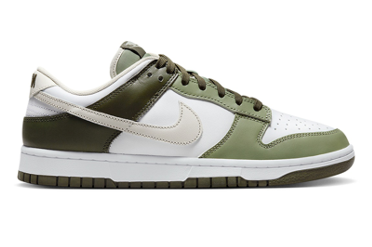 Nike Oil Green Dunk Low Sneakers | WHAT’S ON THE STAR?