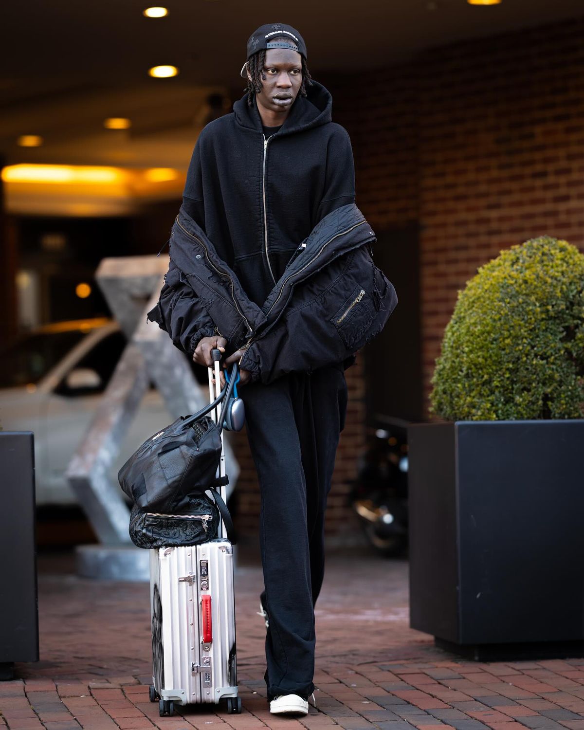 Bol Bol Outfit from February 6, 2024 | WHAT’S ON THE STAR?