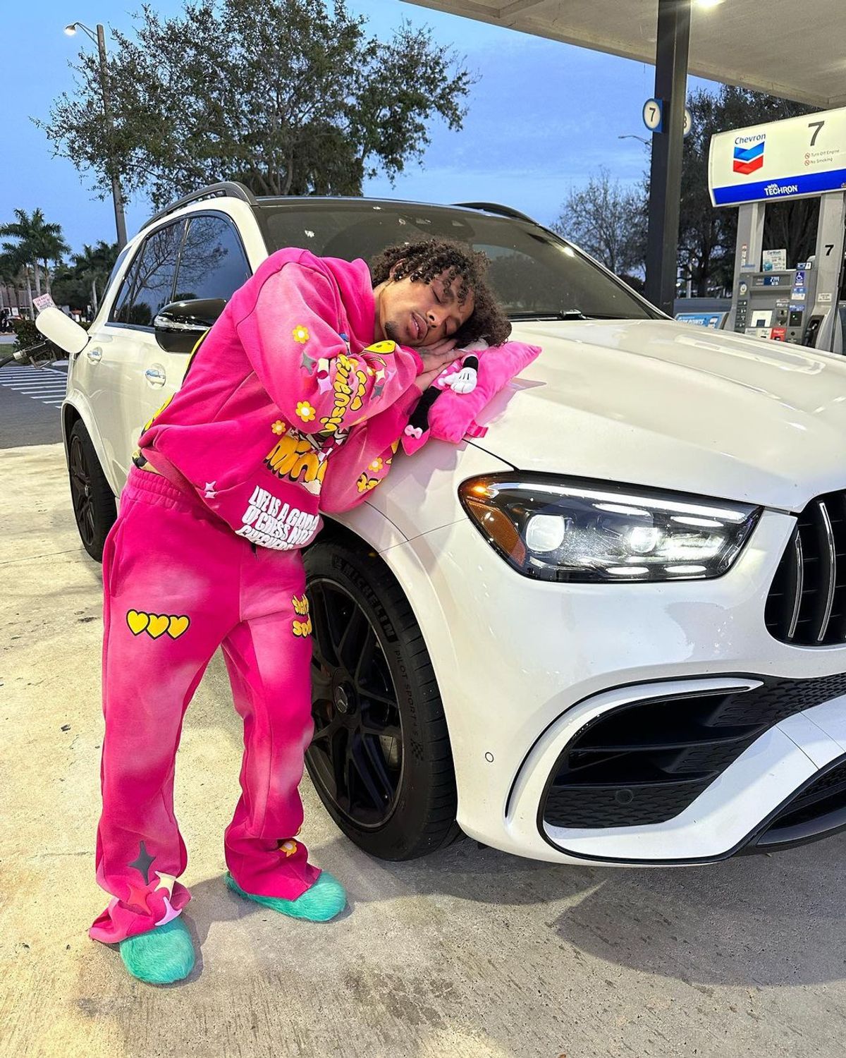 King Cid Outfit from February 17, 2024 | WHAT’S ON THE STAR?