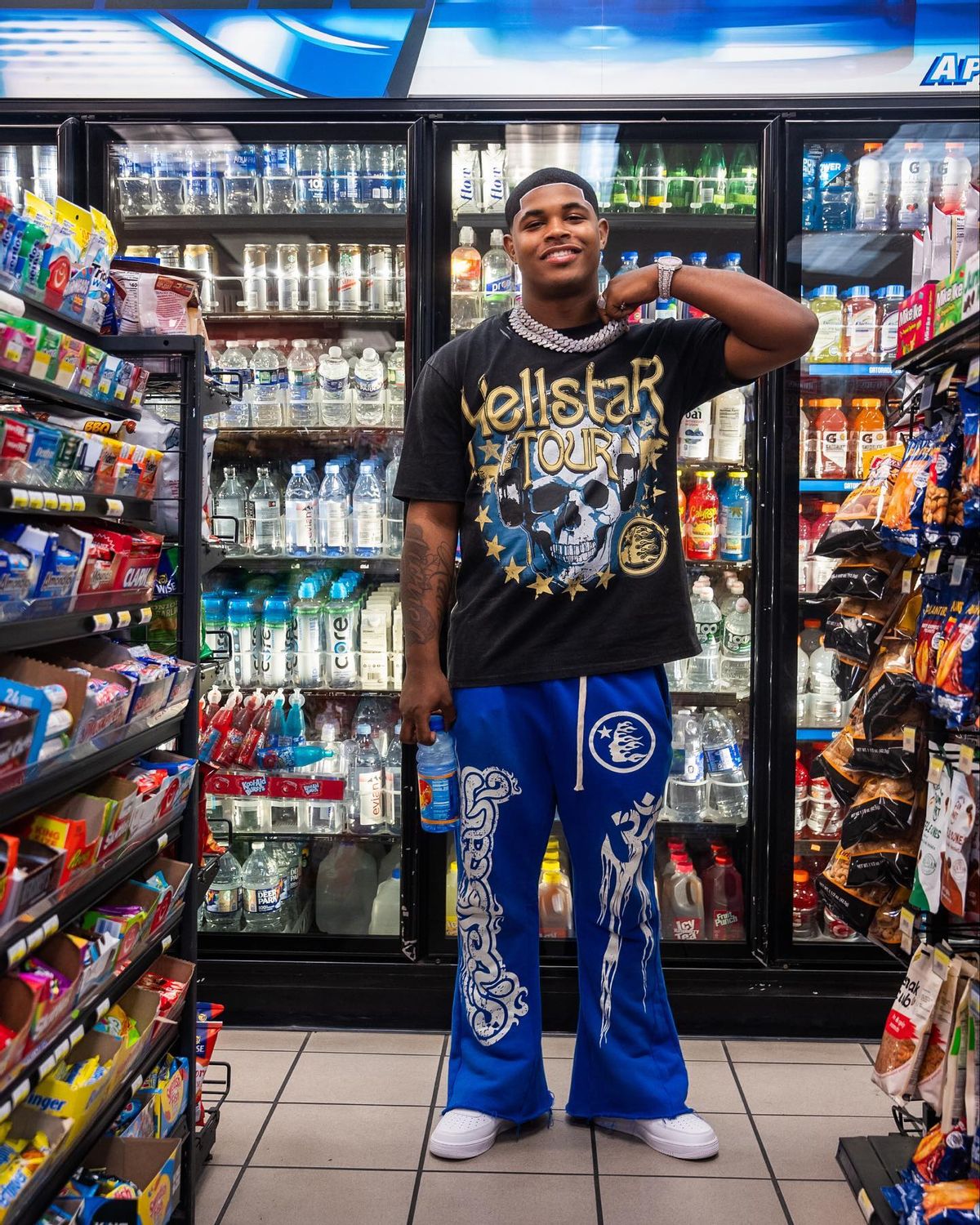 D Sturdy Outfit from July 10, 2023 | WHAT’S ON THE STAR?