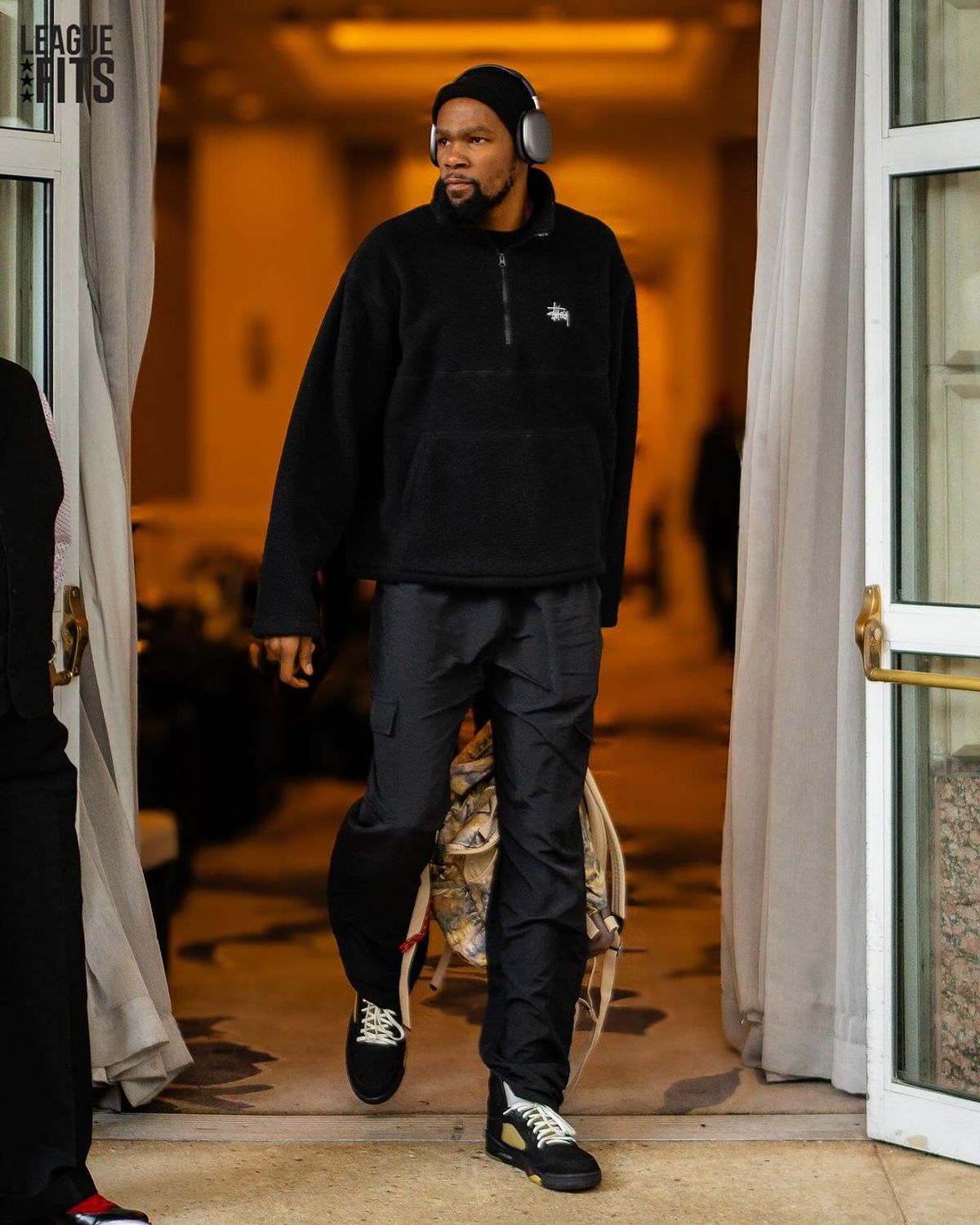 Kevin Durant Outfit from February 25, 2024 | WHAT’S ON THE STAR?