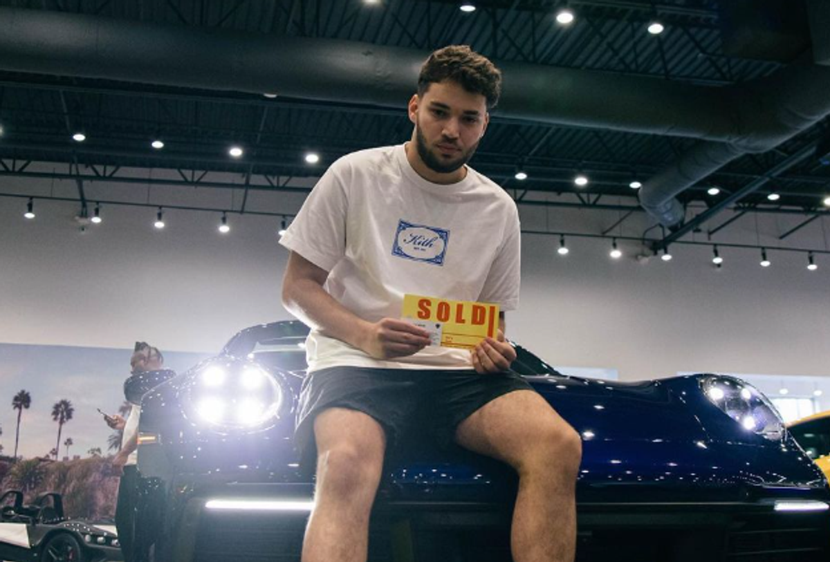 Adin Ross Merch: Clothing, Shoes & Accessories | WHAT’S ON THE STAR?