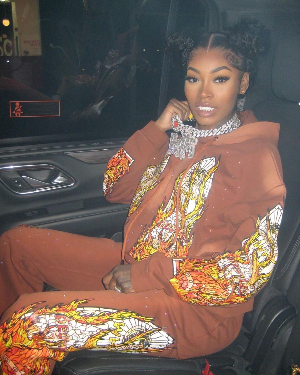 Asian Doll Outfit from March 2, 2024 | WHAT’S ON THE STAR?