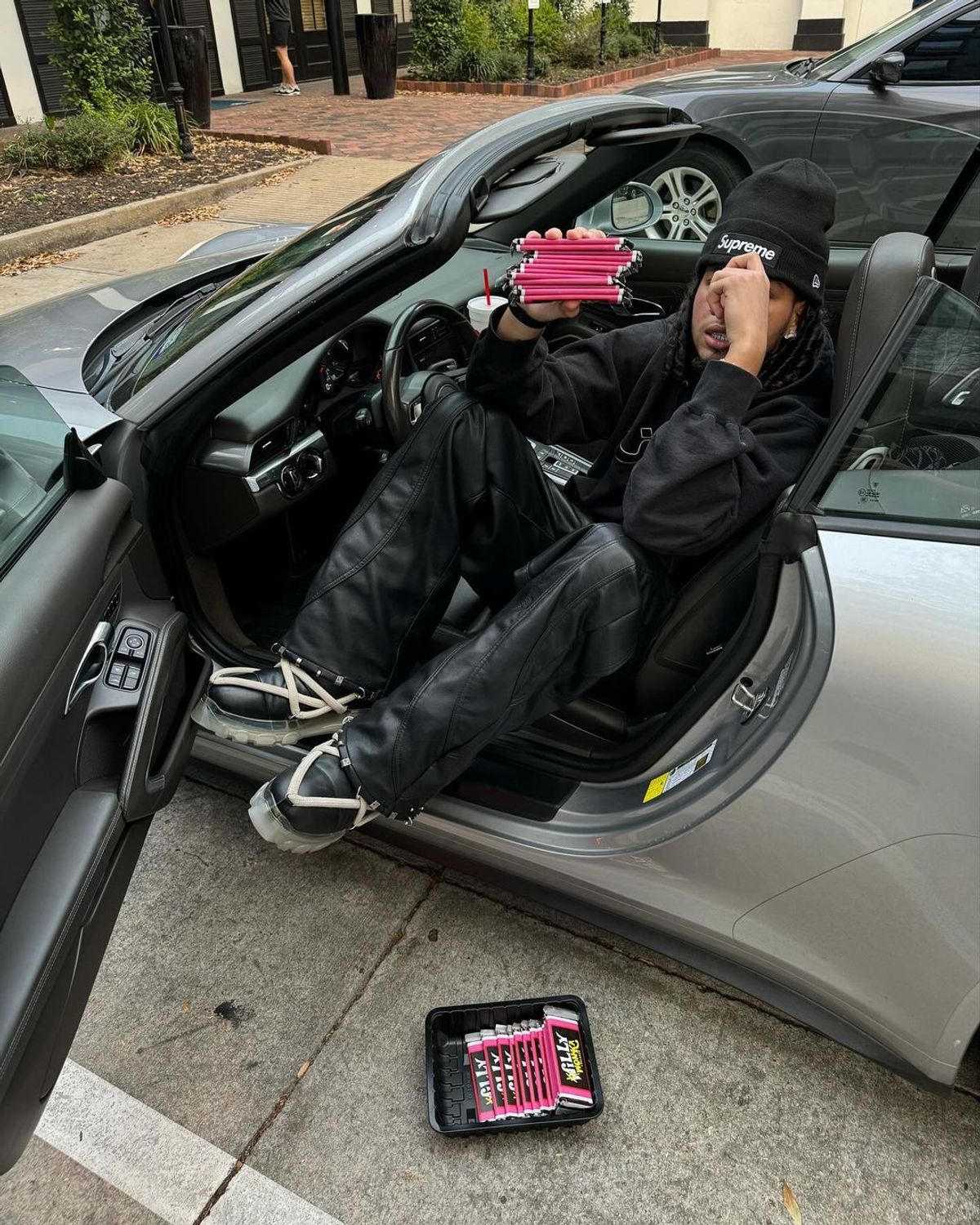 Luclover Outfit from March 3, 2024 | WHAT’S ON THE STAR?