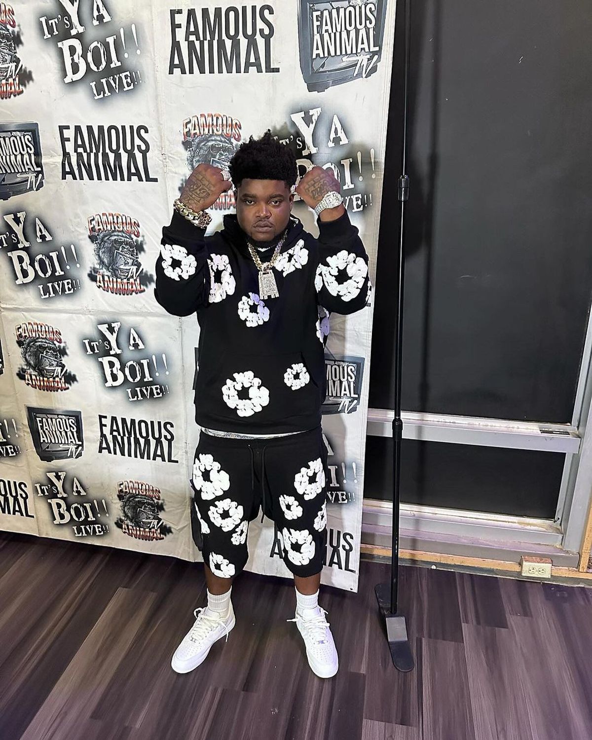 BossMan Dlow Outfit from December 16, 2023 | WHAT’S ON THE STAR?