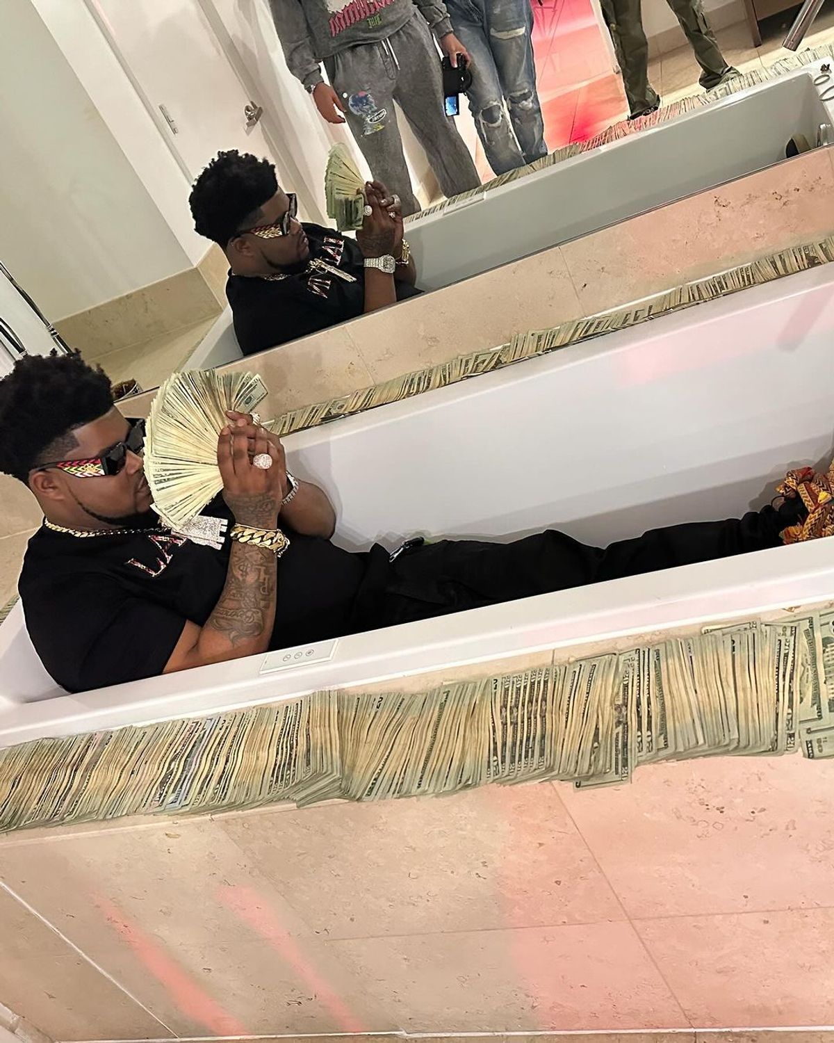 BossMan Dlow Outfit from February 17, 2024 | WHAT’S ON THE STAR?