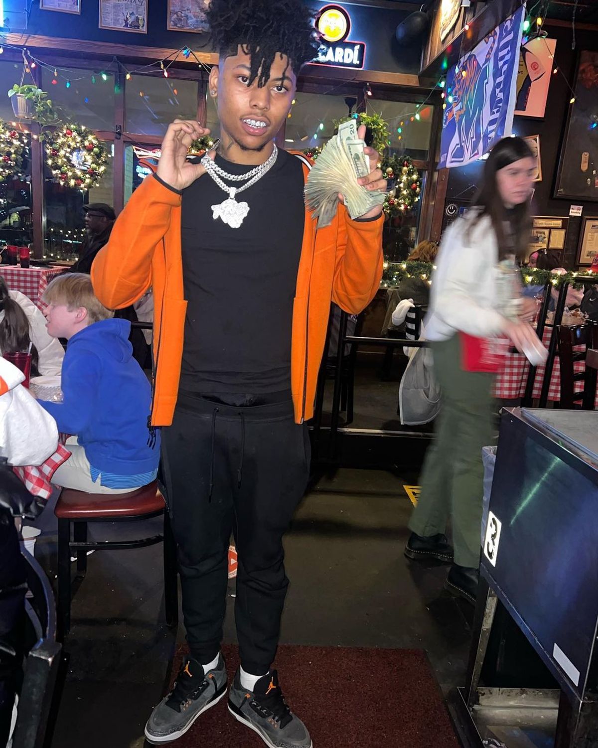 Hopout Shawn Outfit from December 27, 2023 | WHAT’S ON THE STAR?