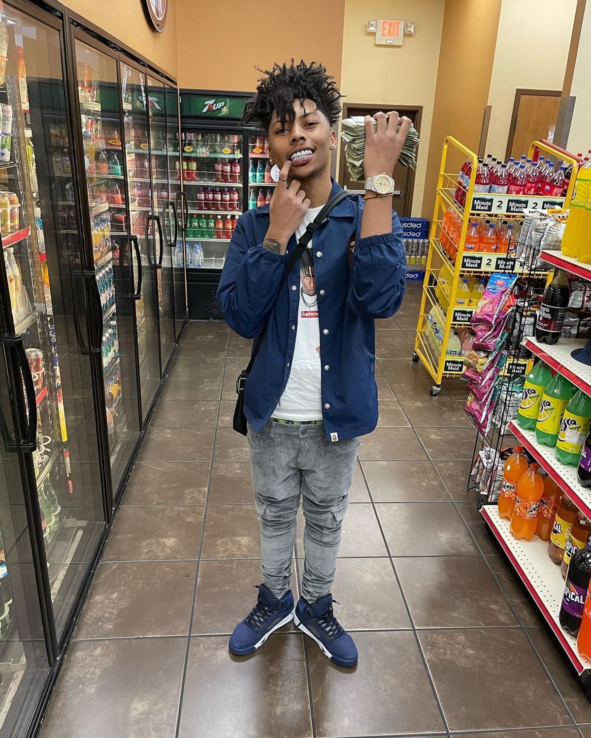 Hopout Shawn Outfit from November 25, 2023 | WHAT’S ON THE STAR?