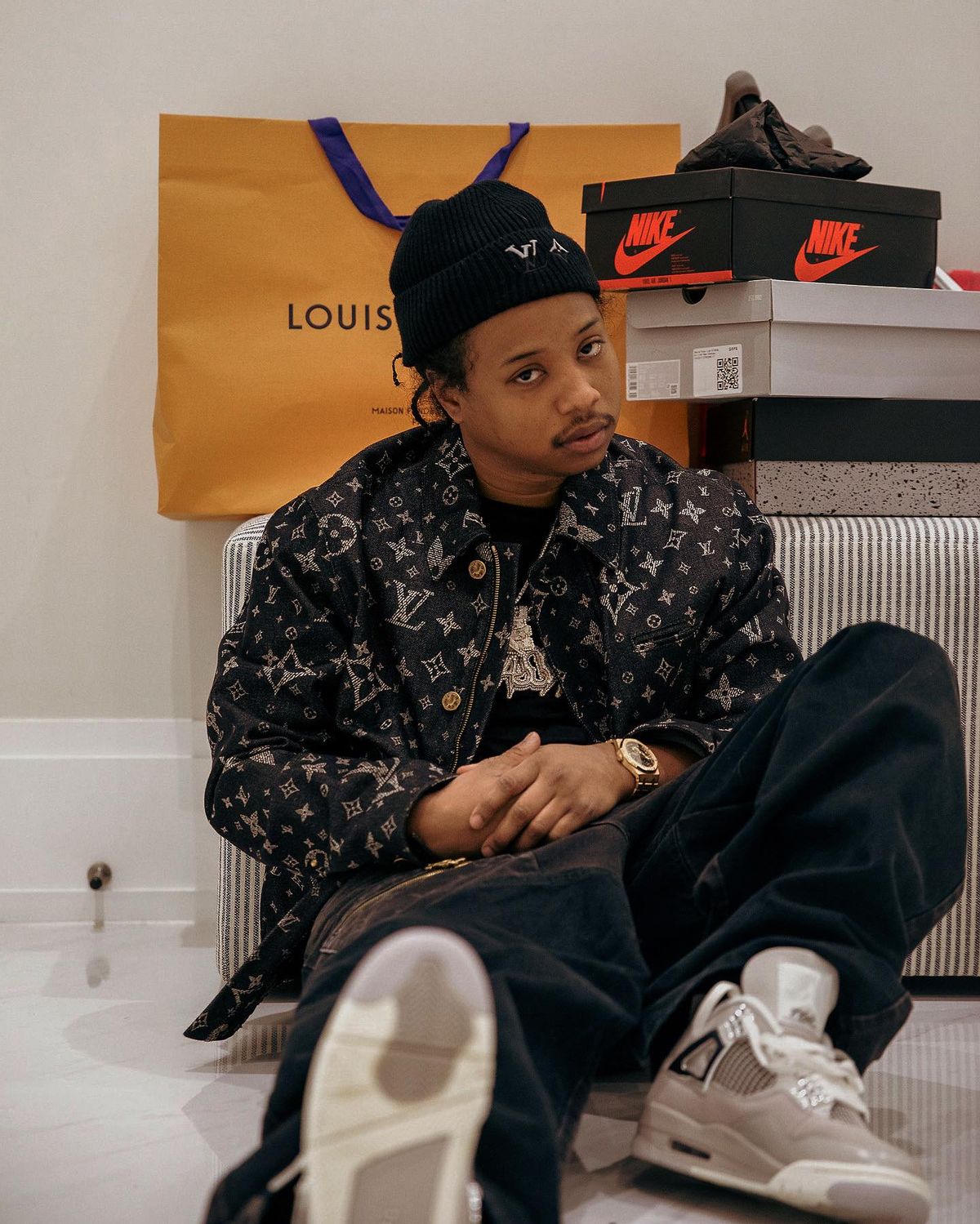 Pressa Outfit from March 14, 2024 | WHAT’S ON THE STAR?