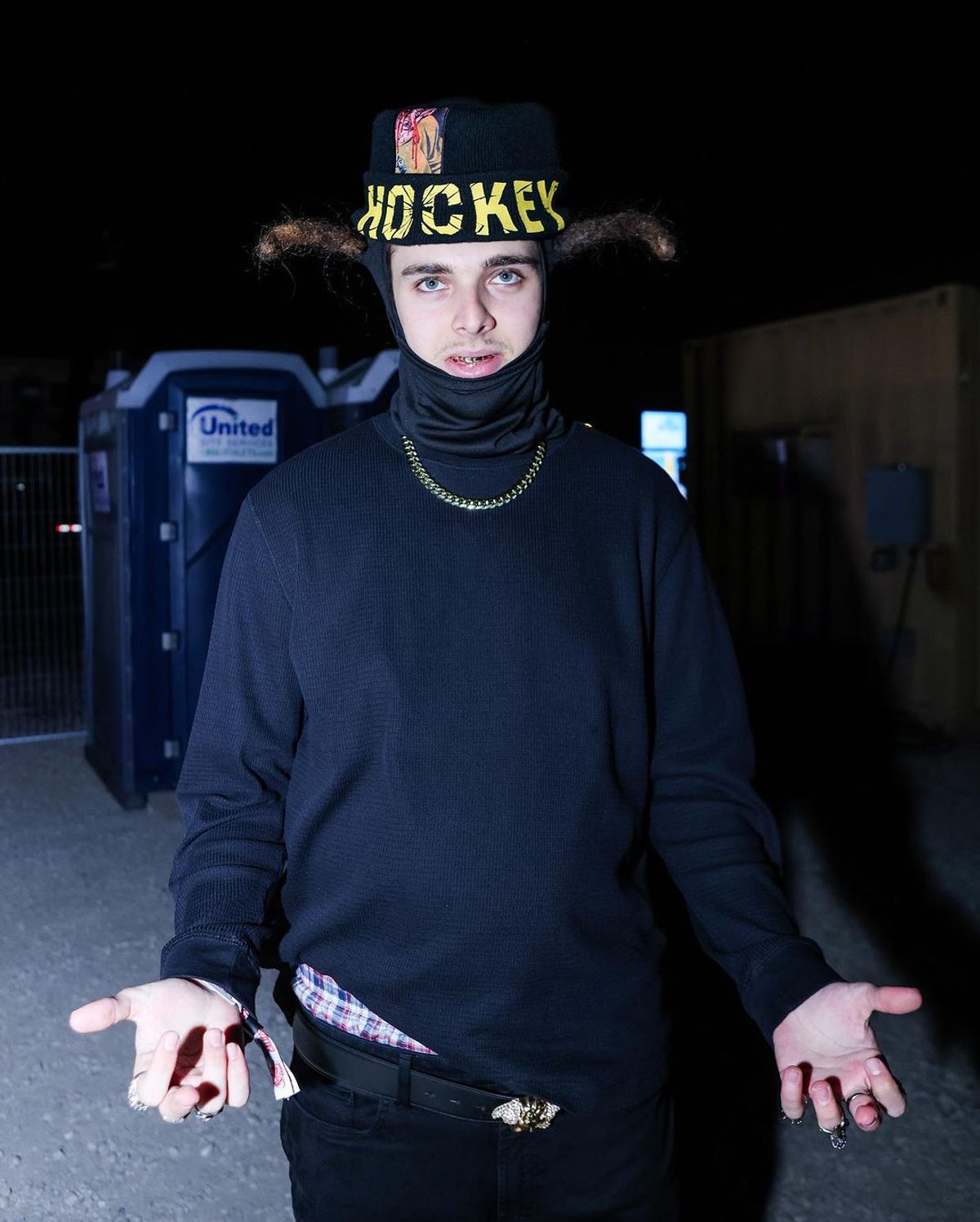 BLP Kosher Outfit from March 16, 2024 | WHAT’S ON THE STAR?