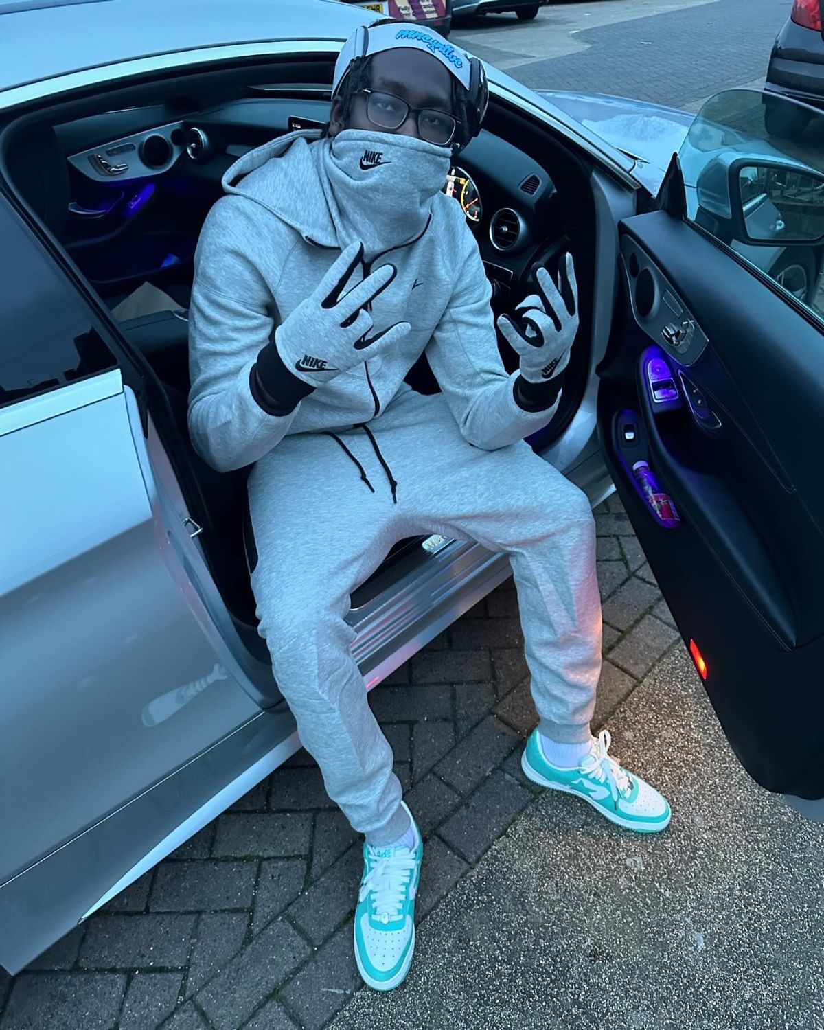 J1mulla Outfit from March 20, 2024 | WHAT’S ON THE STAR?