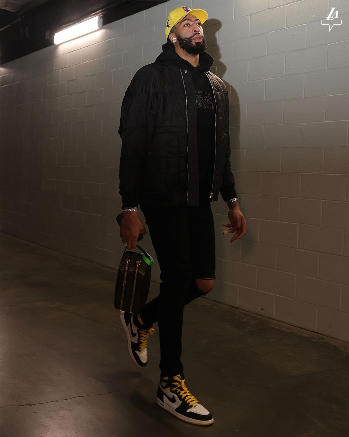 Anthony Davis Outfit from March 30, 2024 | WHAT’S ON THE STAR?