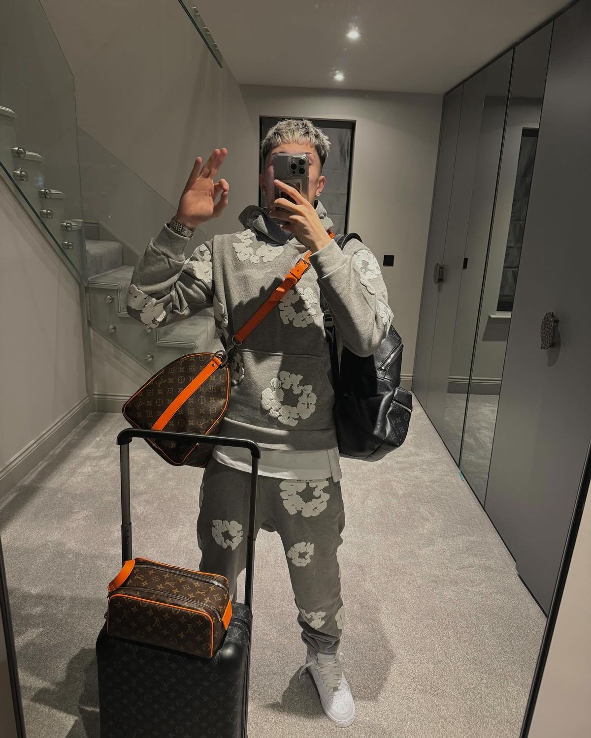 Alejandro Garnacho Outfit from April 5, 2024 | WHAT’S ON THE STAR?