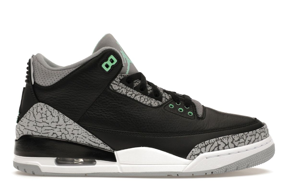 Jordan Air Jordan 3 Retro Green Glow Sneakers | WHAT’S ON THE STAR?