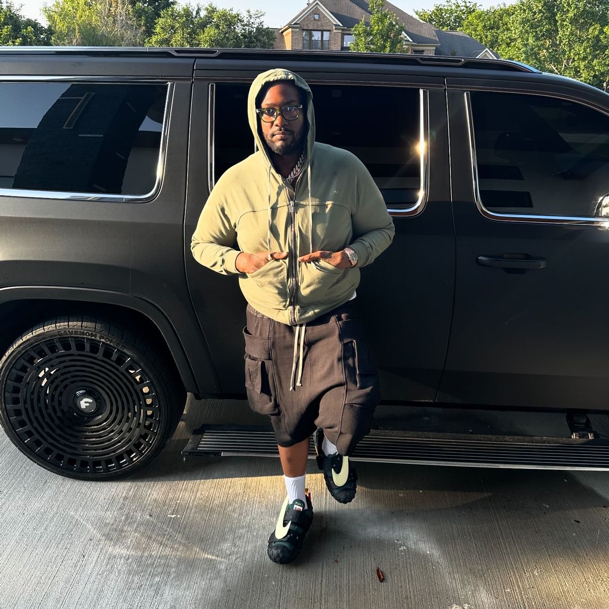 Peezy Outfit from May 29, 2024 | WHAT’S ON THE STAR?