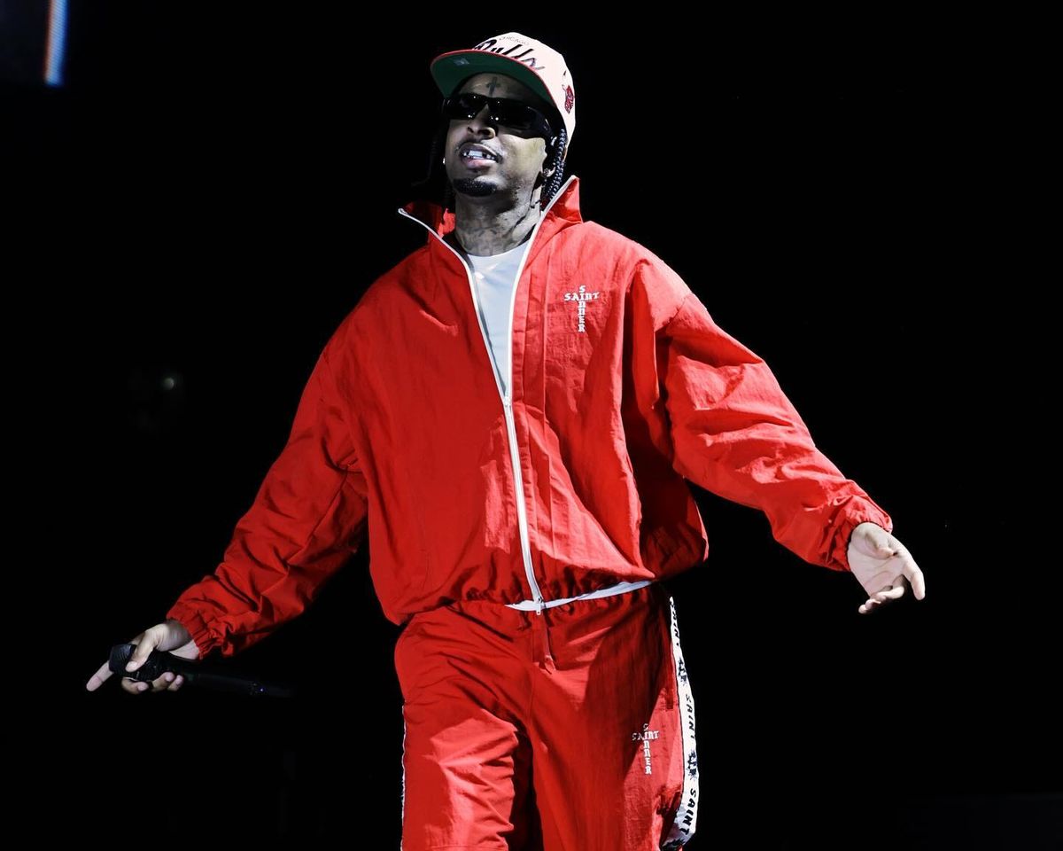 21 Savage Outfit from May 31, 2024 | WHAT’S ON THE STAR?