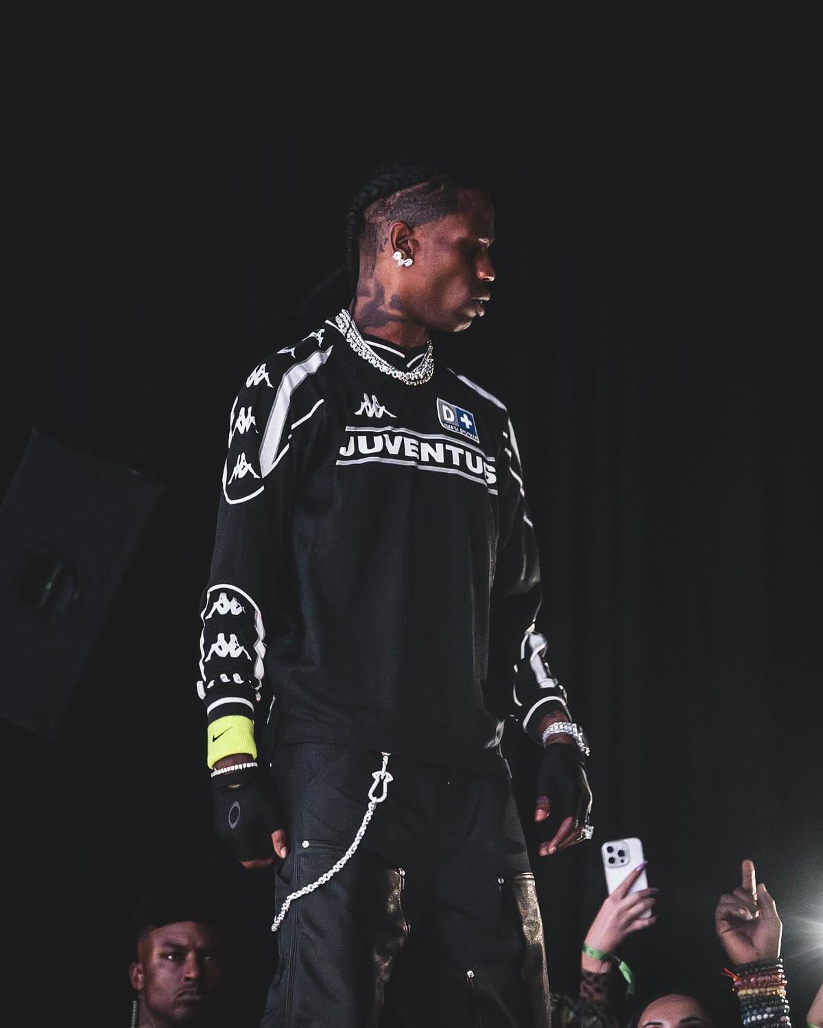 Travis Scott Outfit from July 8, 2024 | WHAT’S ON THE STAR?