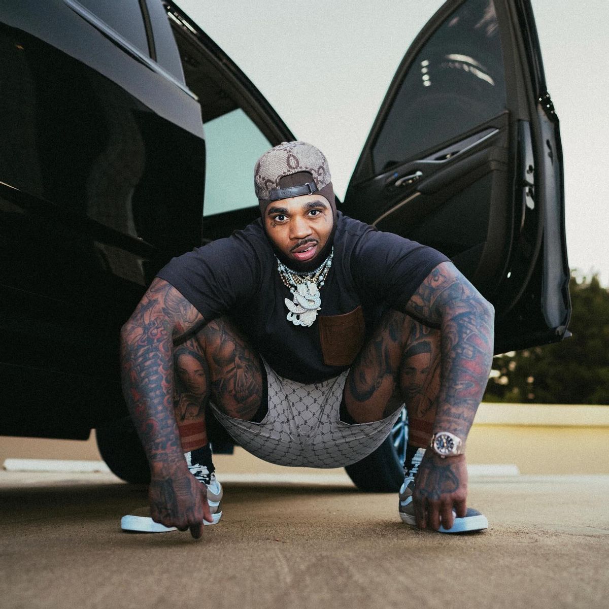 Kevin Gates Outfit from July 24, 2024 | WHAT’S ON THE STAR?