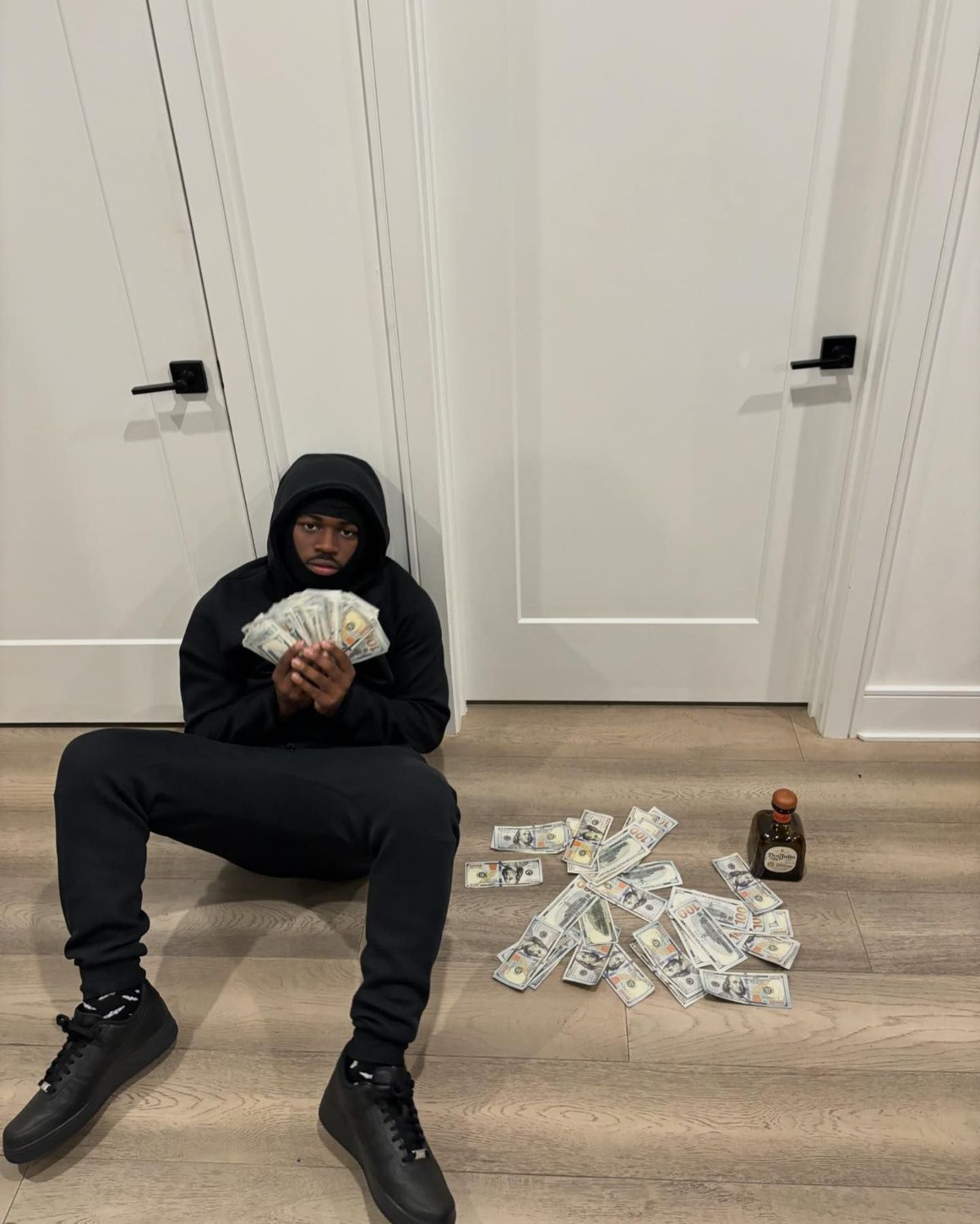 4Batz Outfit from July 29, 2024 | WHAT’S ON THE STAR?