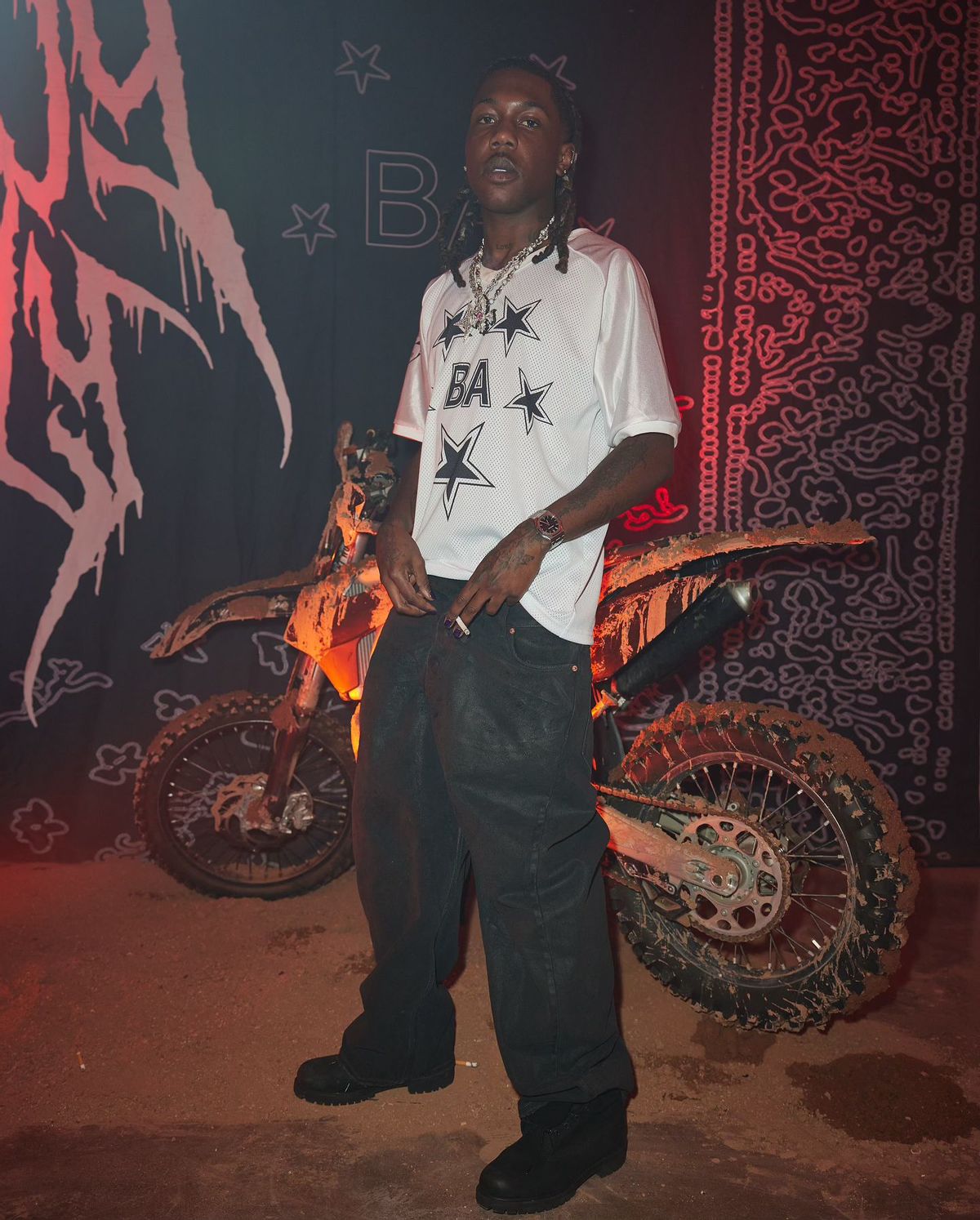 Destroy Lonely Outfit from October 7, 2024 | WHAT’S ON THE STAR?