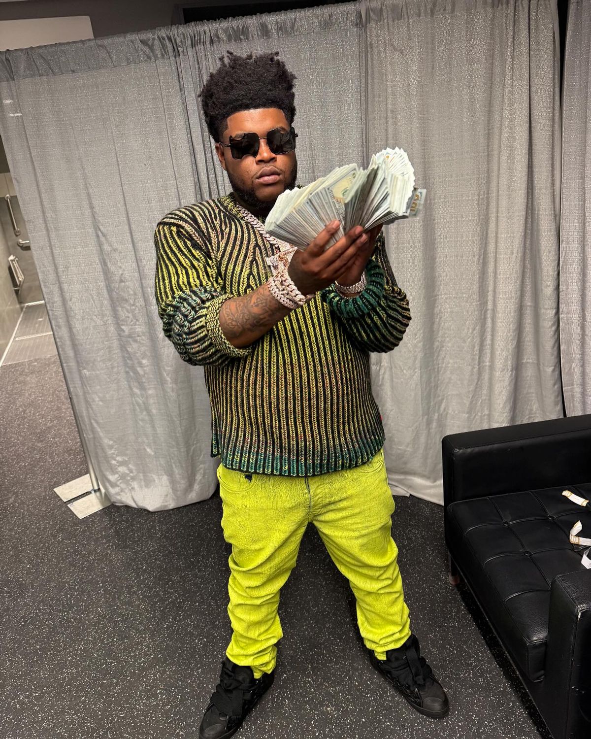 BossMan Dlow Outfit from October 20, 2024 | WHAT’S ON THE STAR?