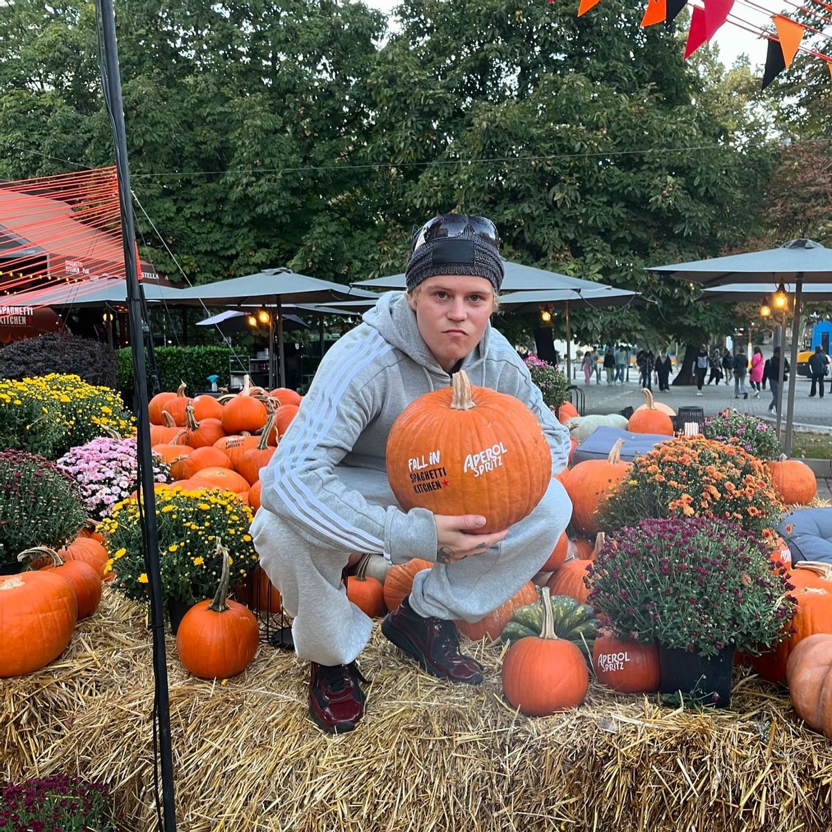 Yung Lean Outfit from October 31, 2024 | WHAT’S ON THE STAR?