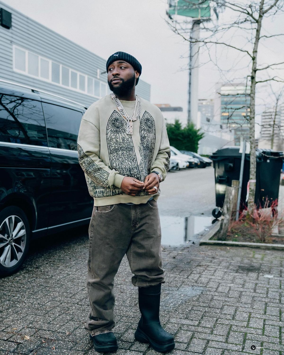 Davido Outfit from December 2, 2024 | WHAT’S ON THE STAR?