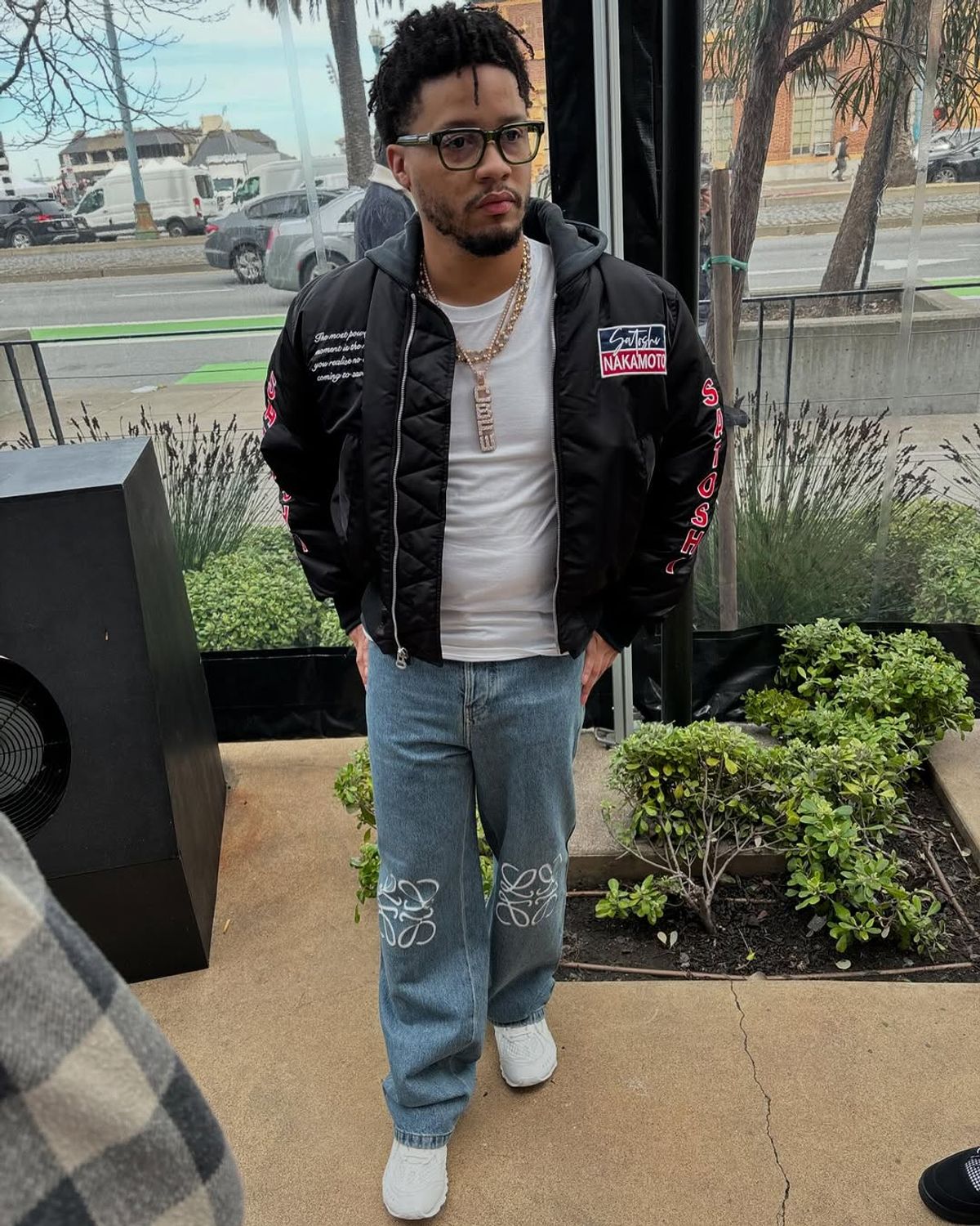 Veeze Outfit from February 17, 2025 | WHAT’S ON THE STAR?