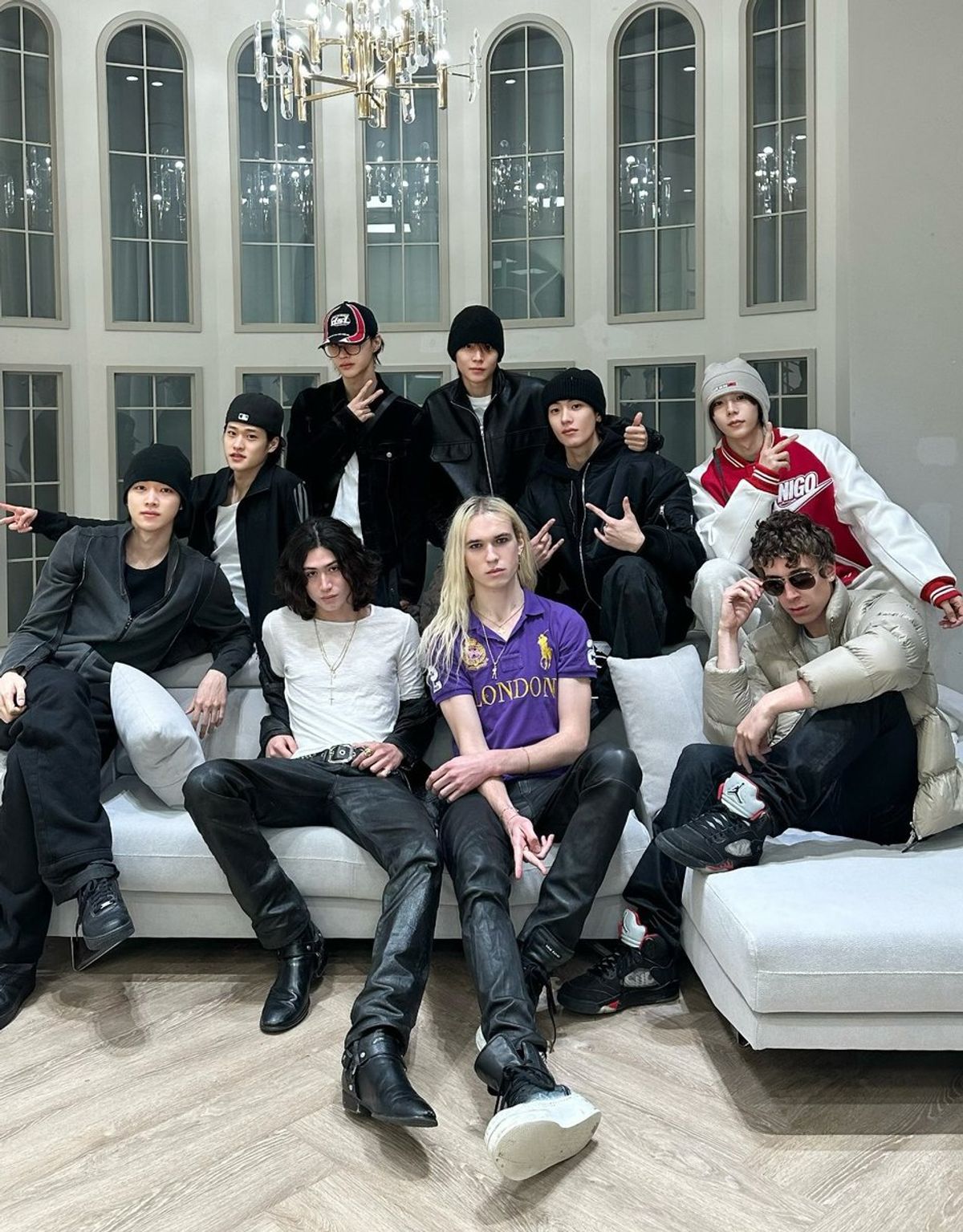 2hollis Outfit from February 25, 2025 | WHAT’S ON THE STAR?