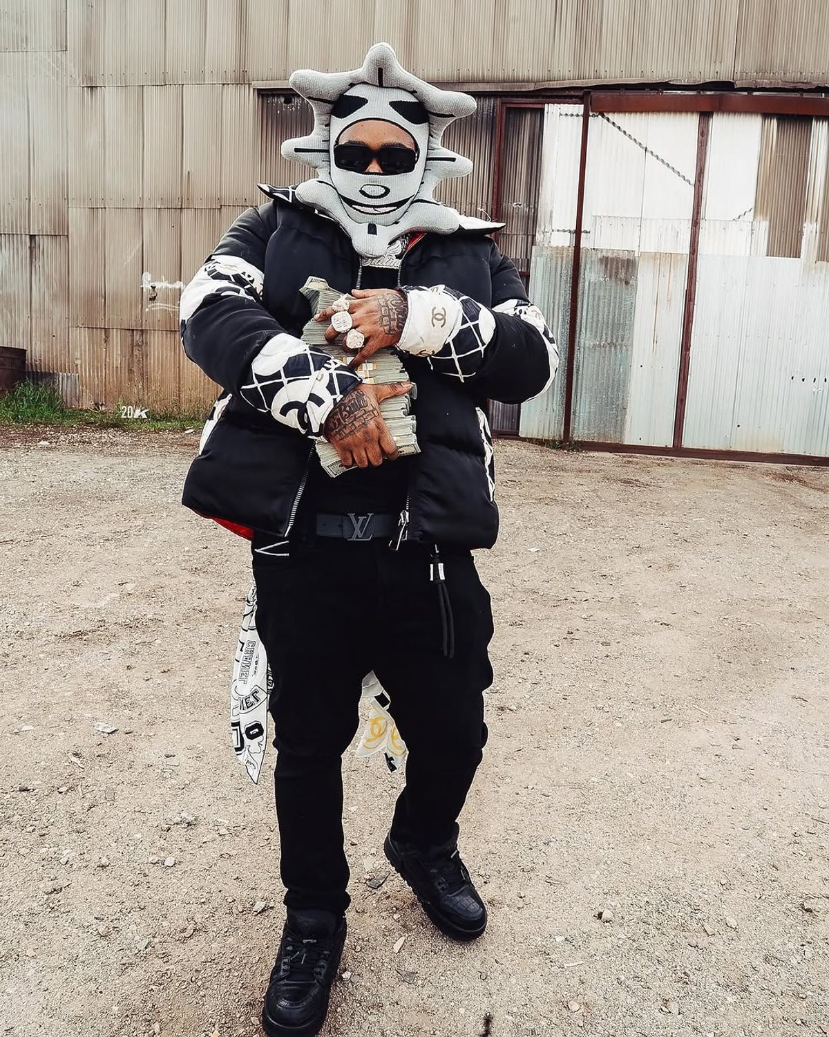 BossMan Dlow Outfit from March 20, 2025 | WHAT’S ON THE STAR?